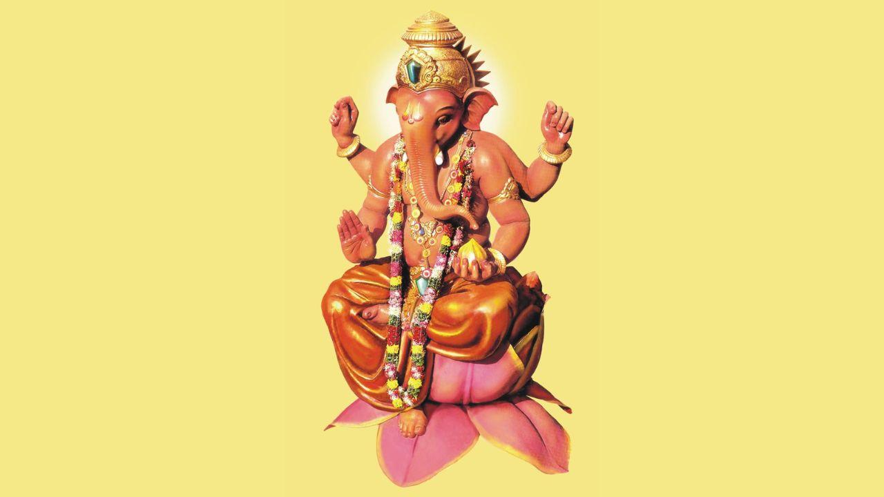 Ganesh Chaturthi 2025: Mumbai Cha Raja’s iconic 22-foot idol is handmade without moulds; here’s ...